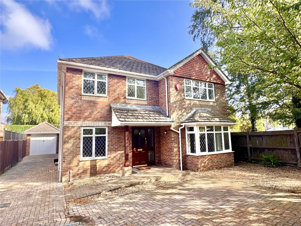 Lymington, Hampshire, 4 bedroom, Detached House
